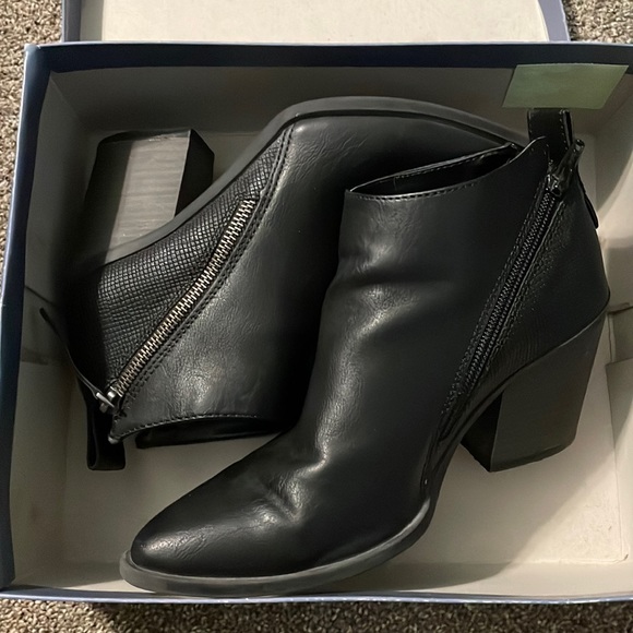 Universal Thread | Shoes | Universal Thread Black Jayden Ankle Boot ...